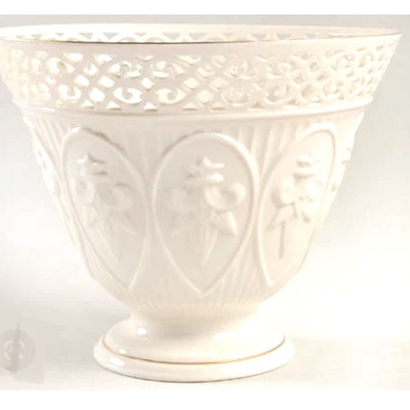 Lenox | Dining | Lenox Matelasse Ivory Round Fleur De Lis Footed ...